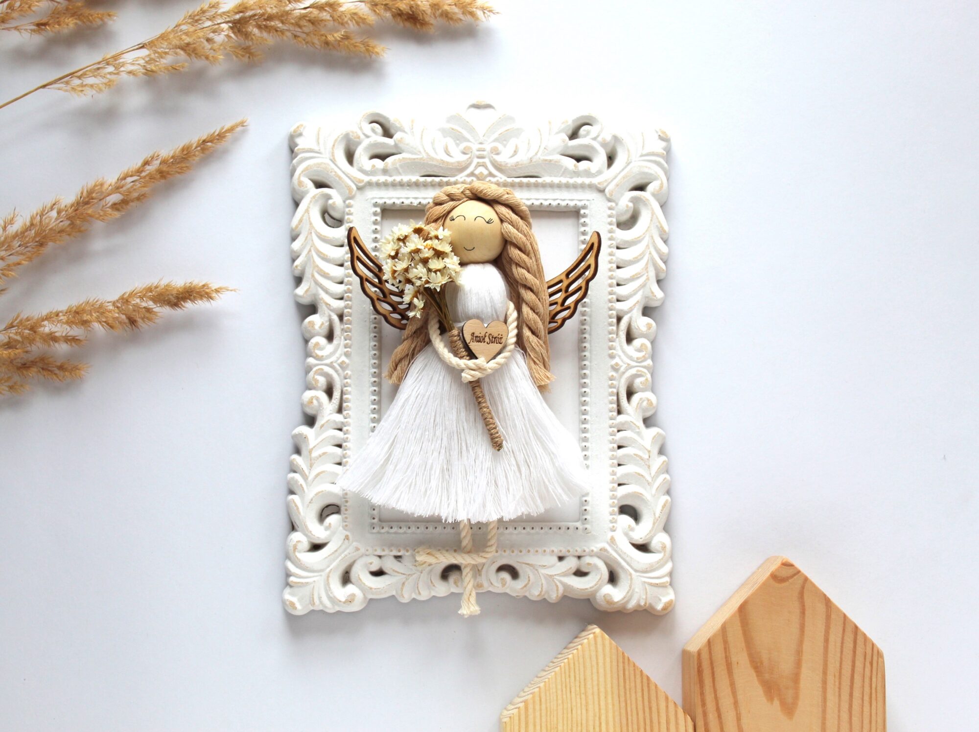 Anioły makrama, rękodzieło na prezent na Komunię i Chrzest